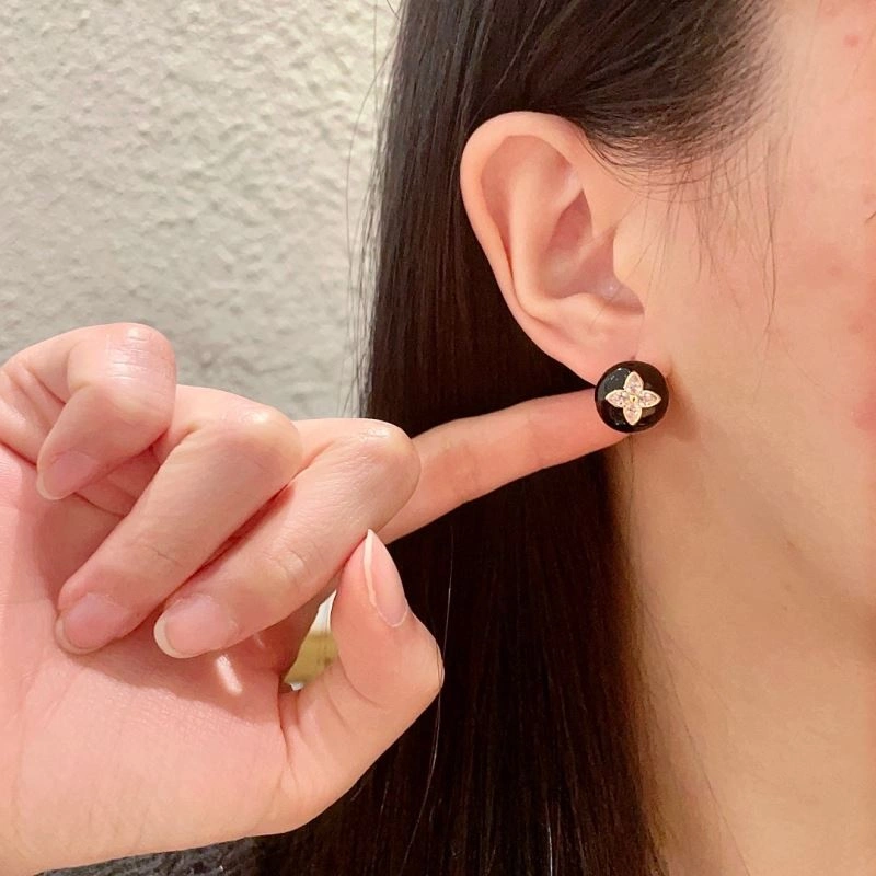 Bargain Louis Vuitton Earrings