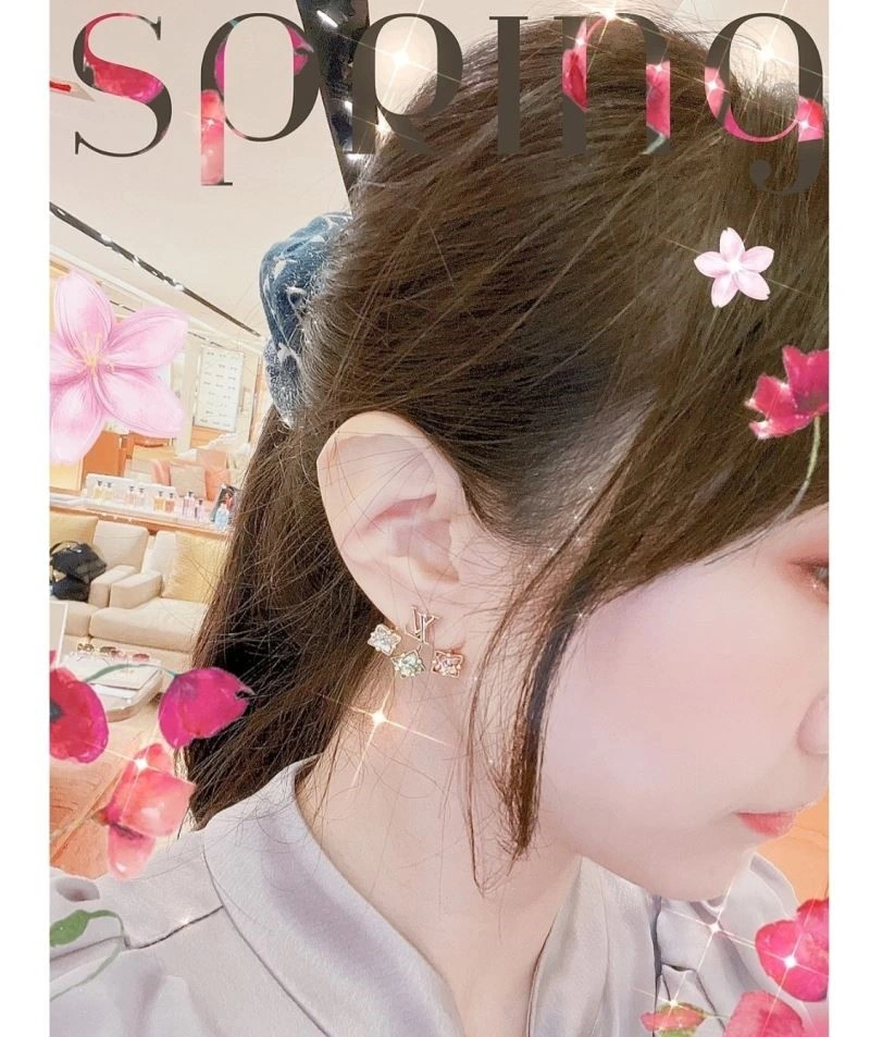 Exact replica Louis Vuitton Earrings