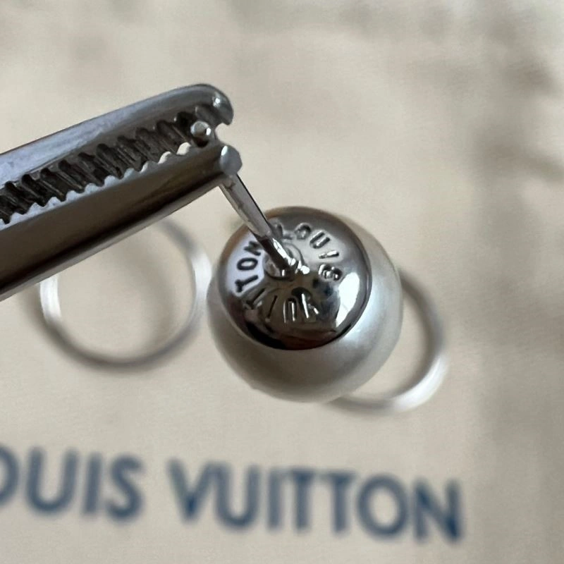Mirror quality Louis Vuitton Earrings