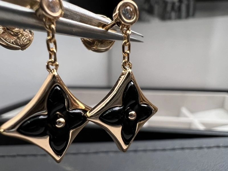 Bargain Louis Vuitton Earrings
