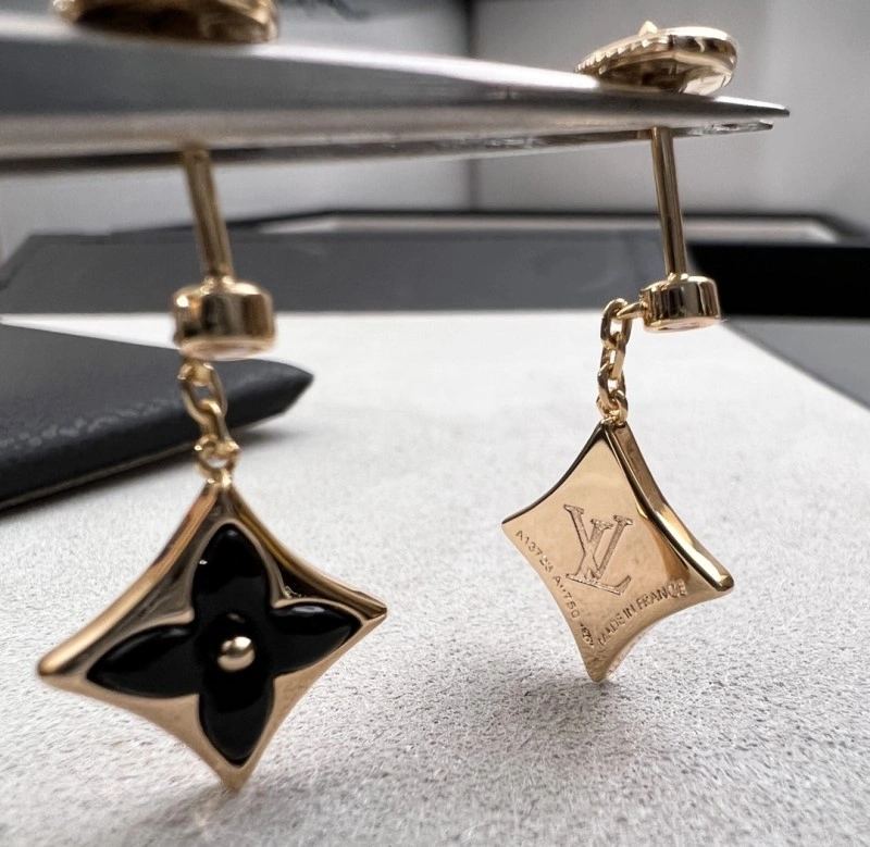 Bargain Louis Vuitton Earrings