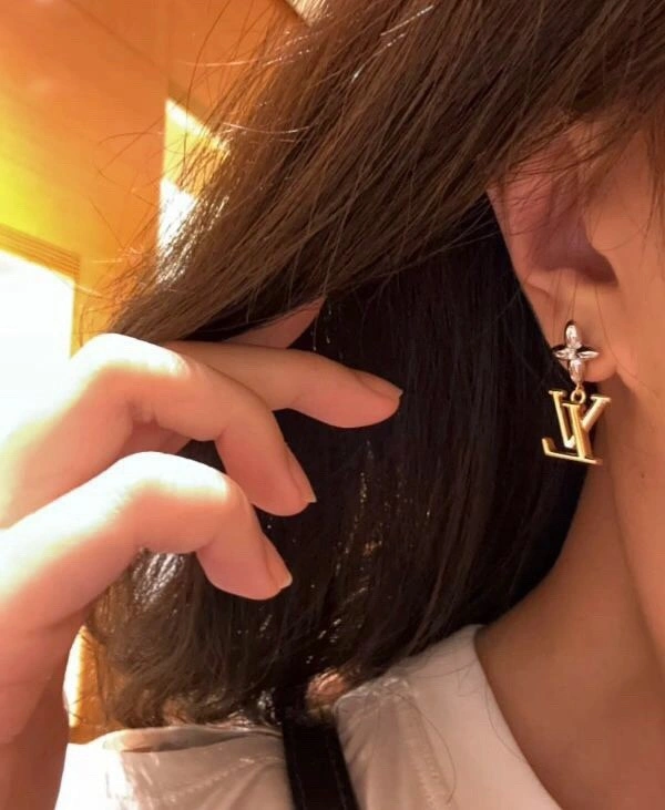 Mirror quality Louis Vuitton Earrings