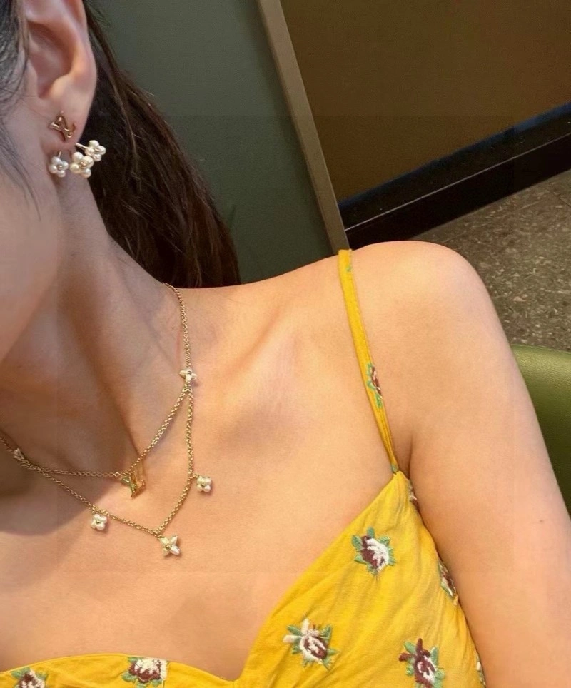 Mirror quality Louis Vuitton Earrings