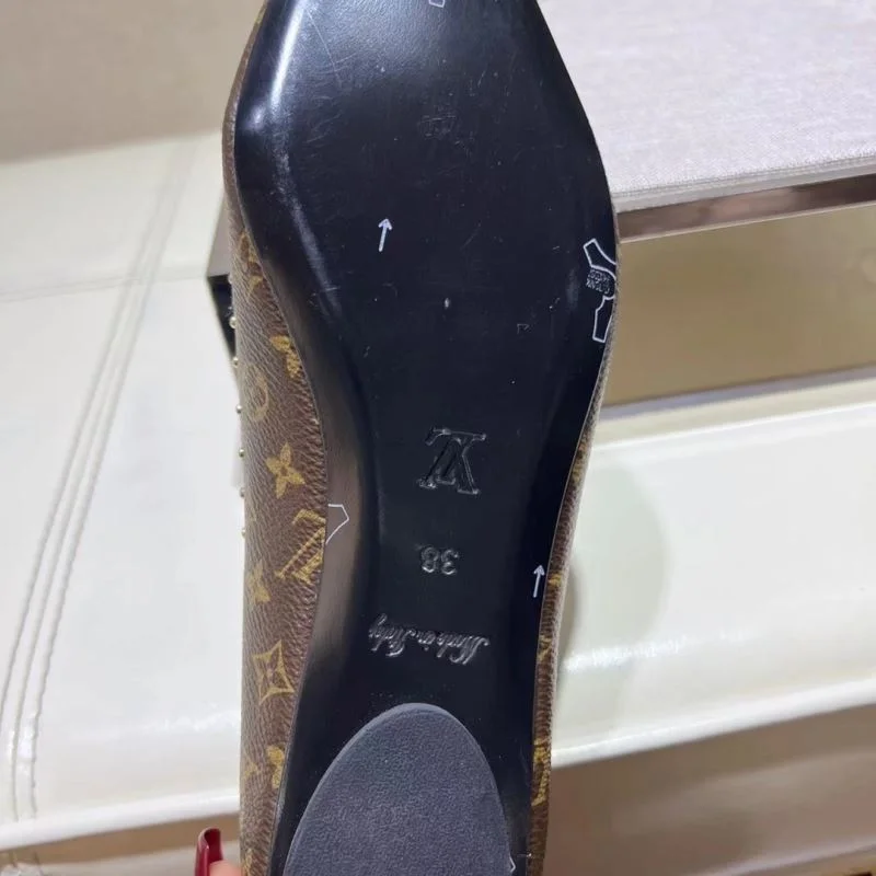 Top match Louis Vuitton Flat Shoes