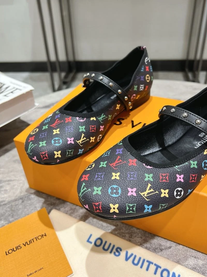 Precise copy Louis Vuitton Flat Shoes