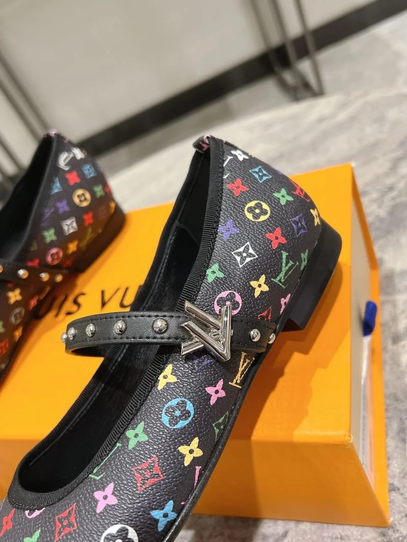 Precise copy Louis Vuitton Flat Shoes