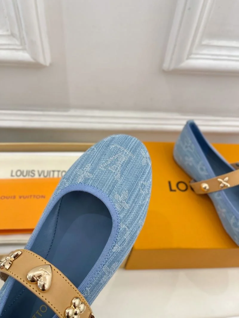Exact replica Louis Vuitton Flat Shoes