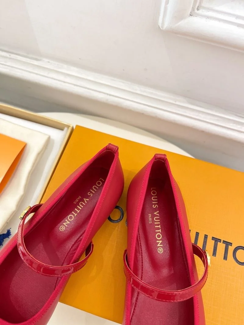 Exact replica Louis Vuitton Flat Shoes