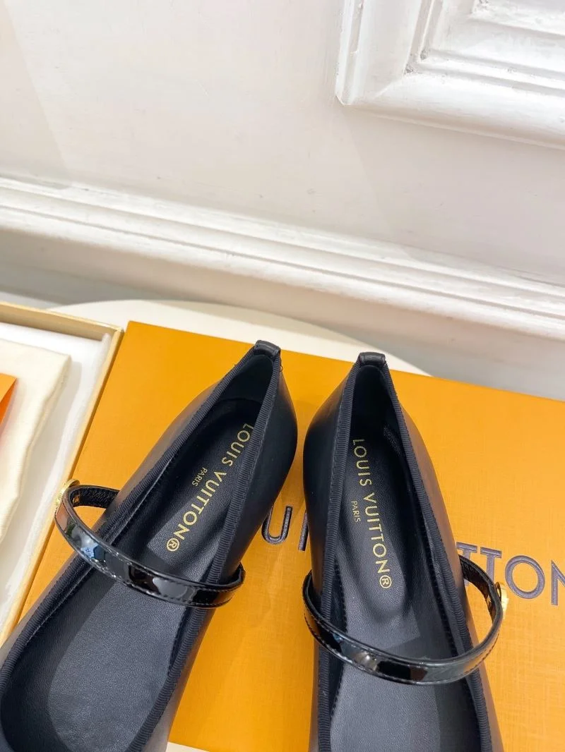 Louis Vuitton Flat Shoes