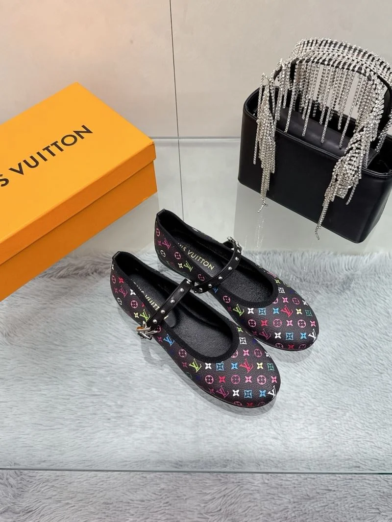 Exact replica Louis Vuitton Flat Shoes