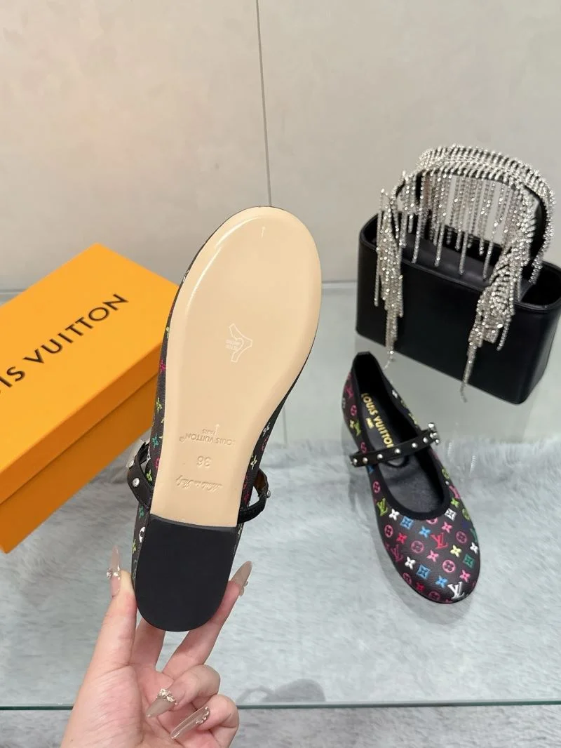 Exact replica Louis Vuitton Flat Shoes