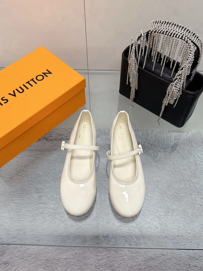 Louis Vuitton Flat Shoes