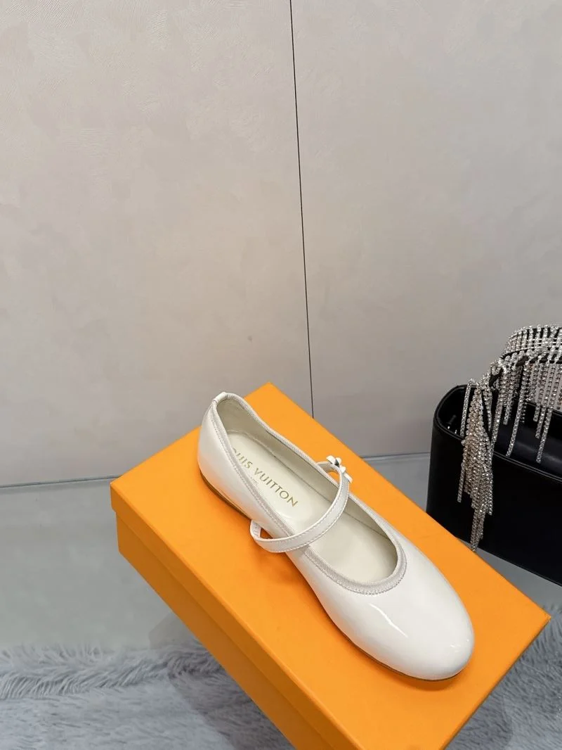 Inexpensive Louis Vuitton Flat Shoes