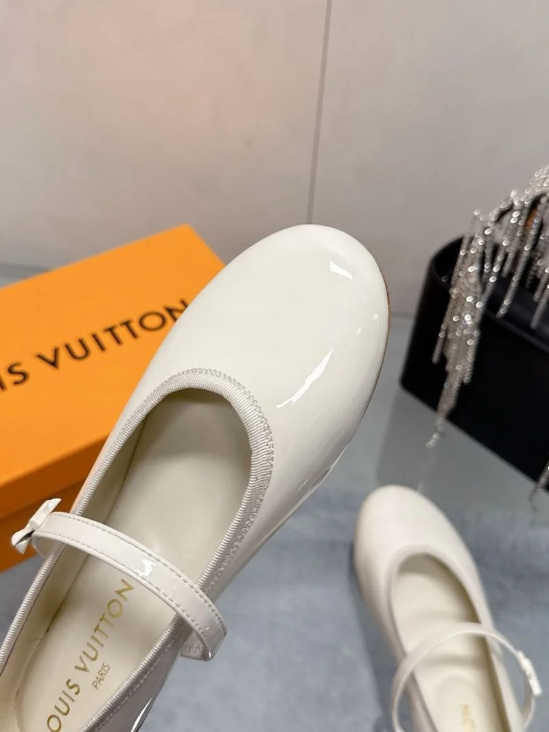 Inexpensive Louis Vuitton Flat Shoes