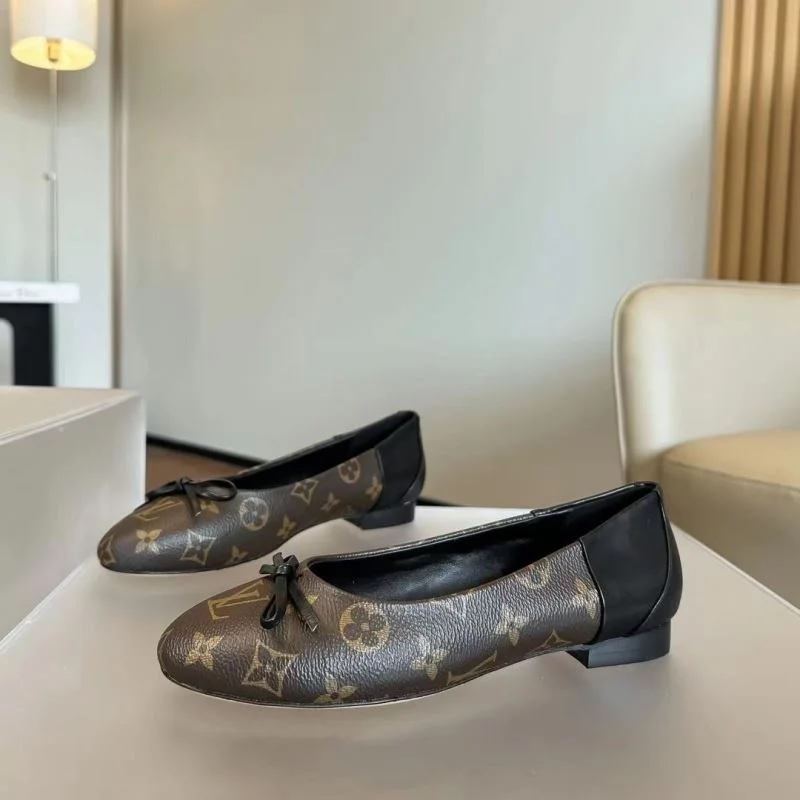 Indistinguishable Louis Vuitton Flat Shoes