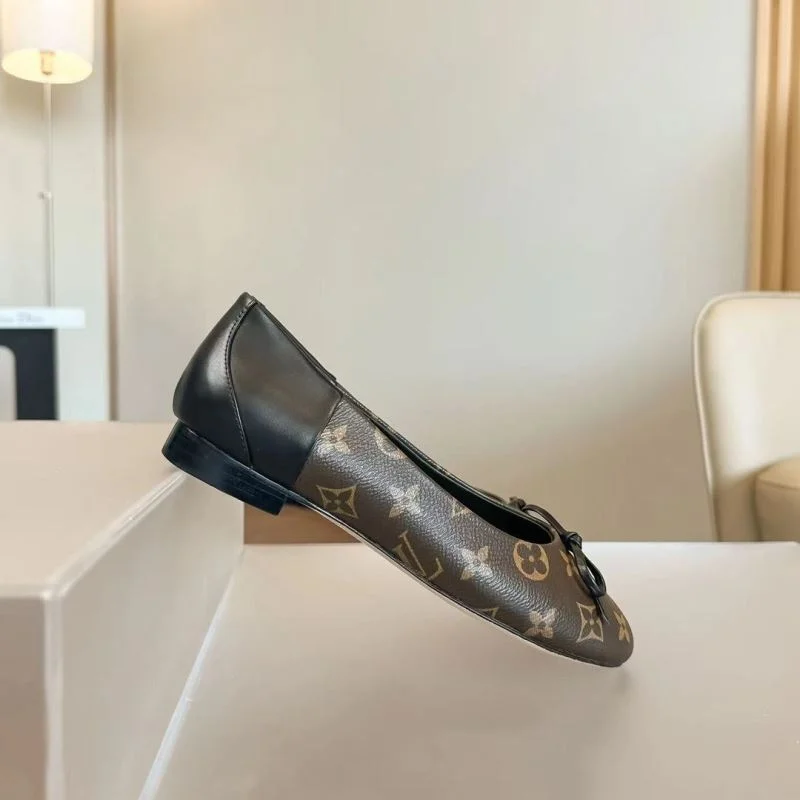 Indistinguishable Louis Vuitton Flat Shoes