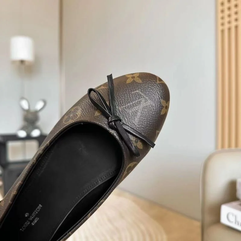 Indistinguishable Louis Vuitton Flat Shoes