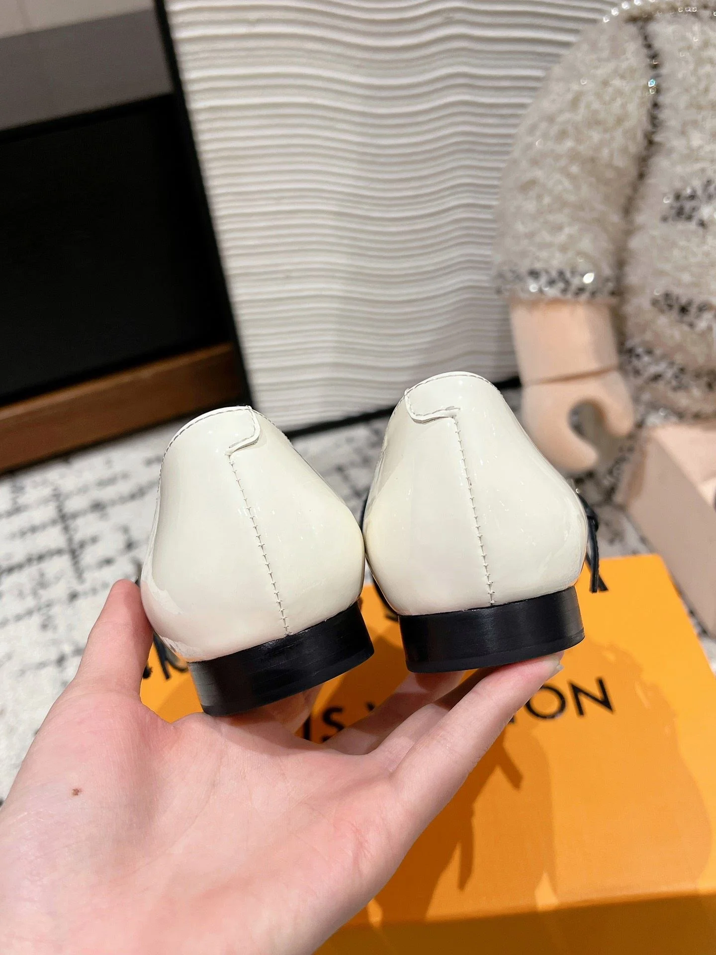 Bargain Louis Vuitton Flat Shoes