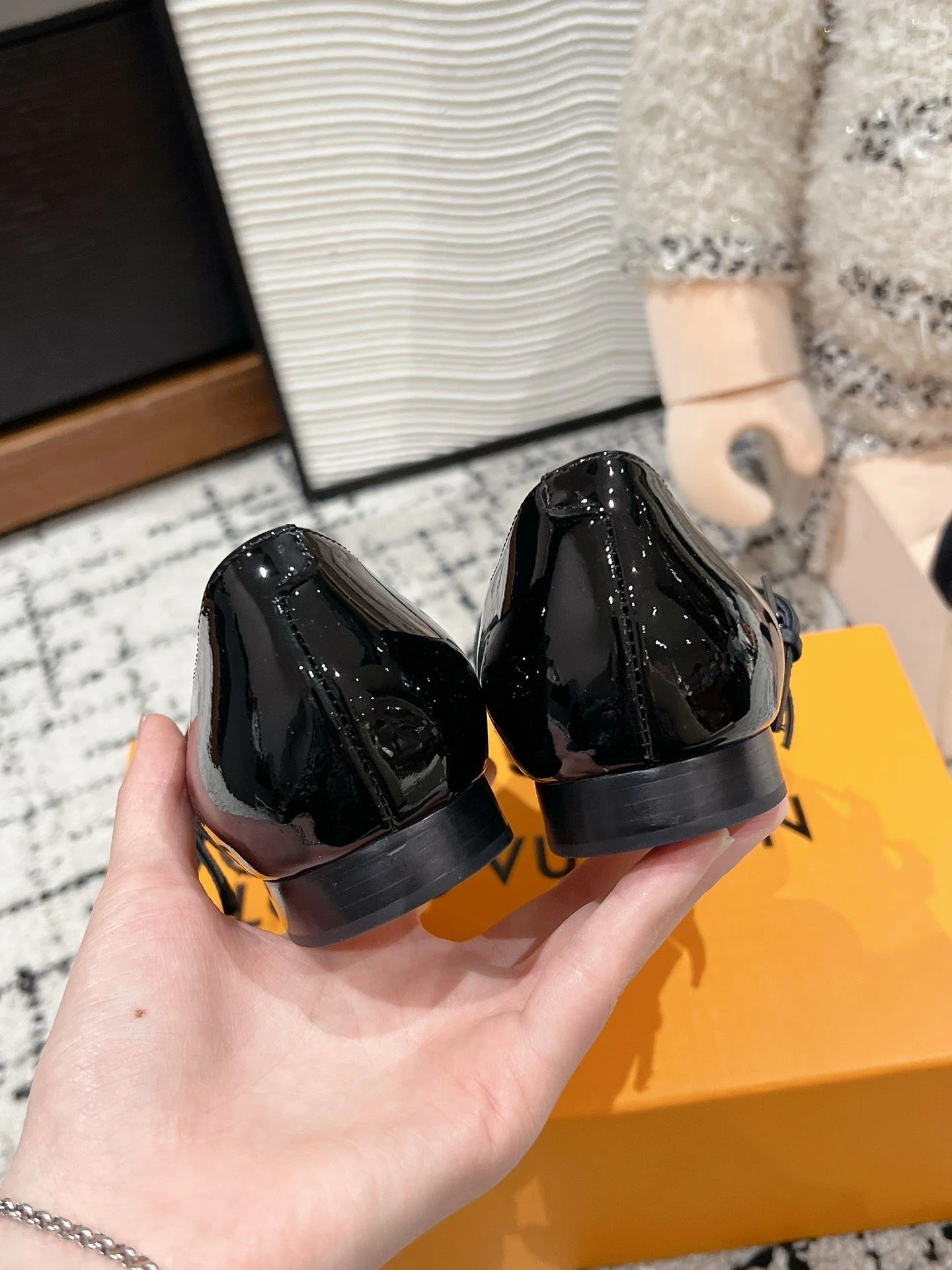 Accurate model Louis Vuitton Flat Shoes