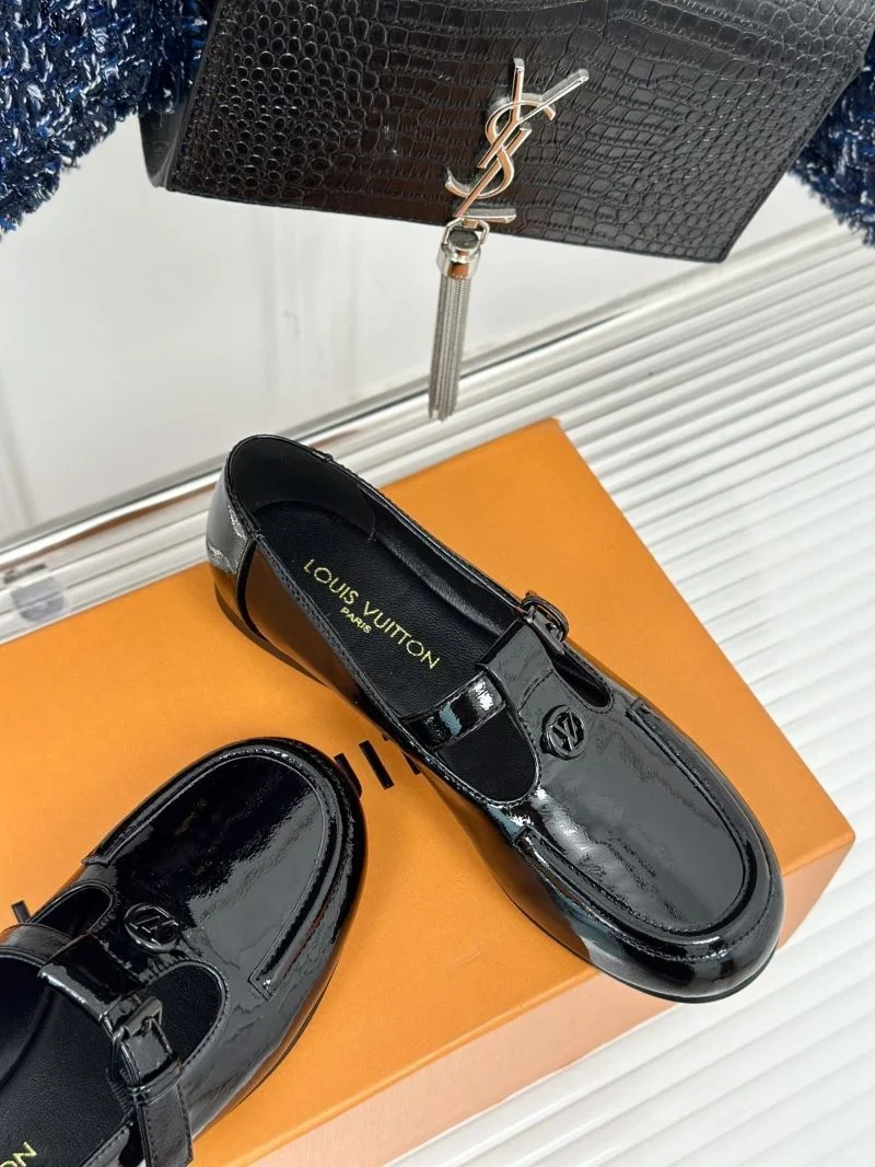 High accuracy Louis Vuitton Flat Shoes