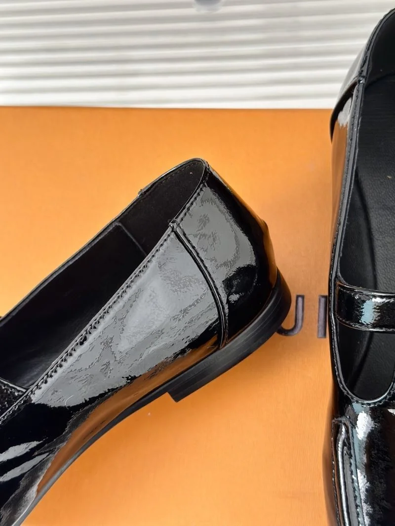 High accuracy Louis Vuitton Flat Shoes