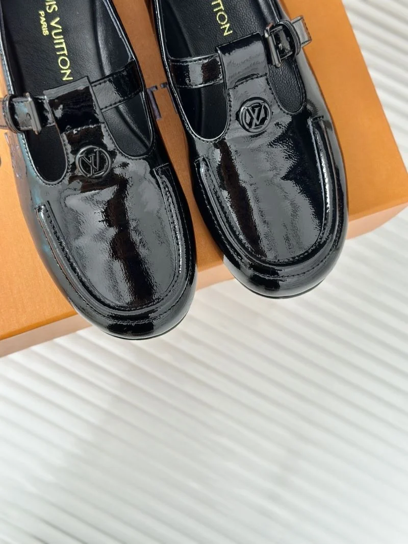 High accuracy Louis Vuitton Flat Shoes