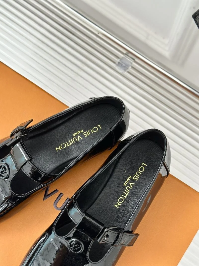 High accuracy Louis Vuitton Flat Shoes