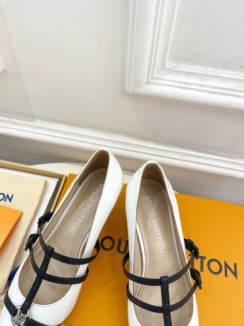 Louis Vuitton Flat Shoes