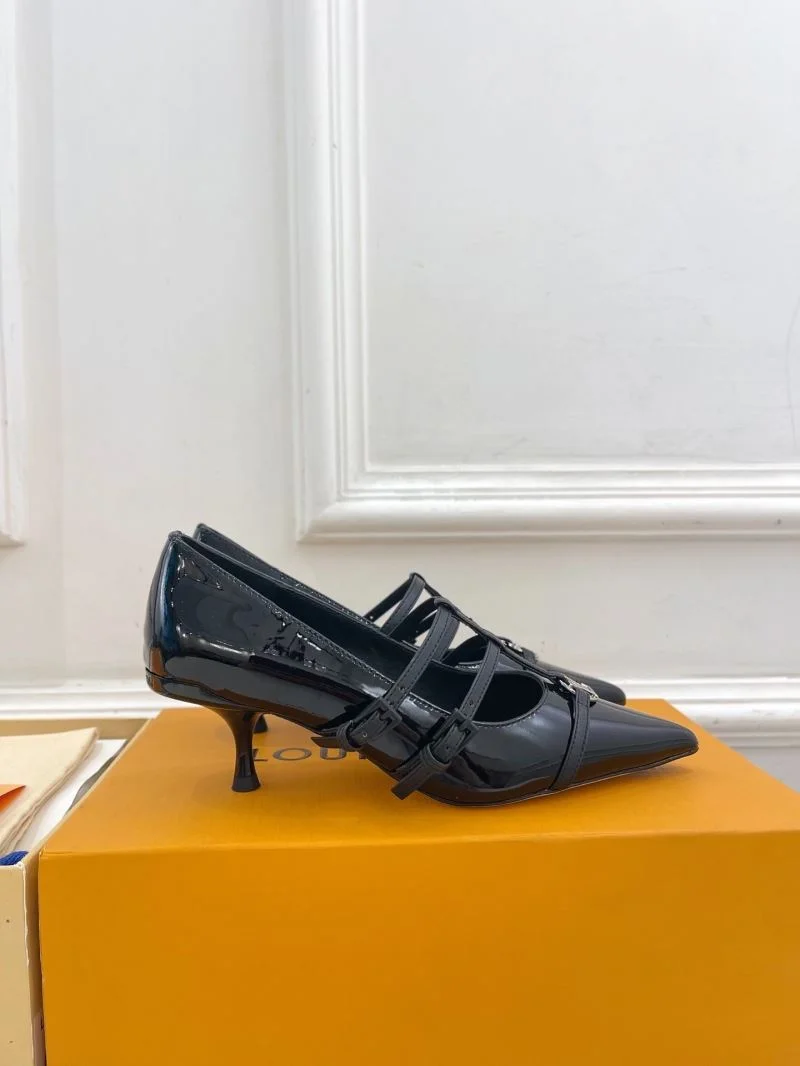 Low-cost Louis Vuitton Flat Shoes