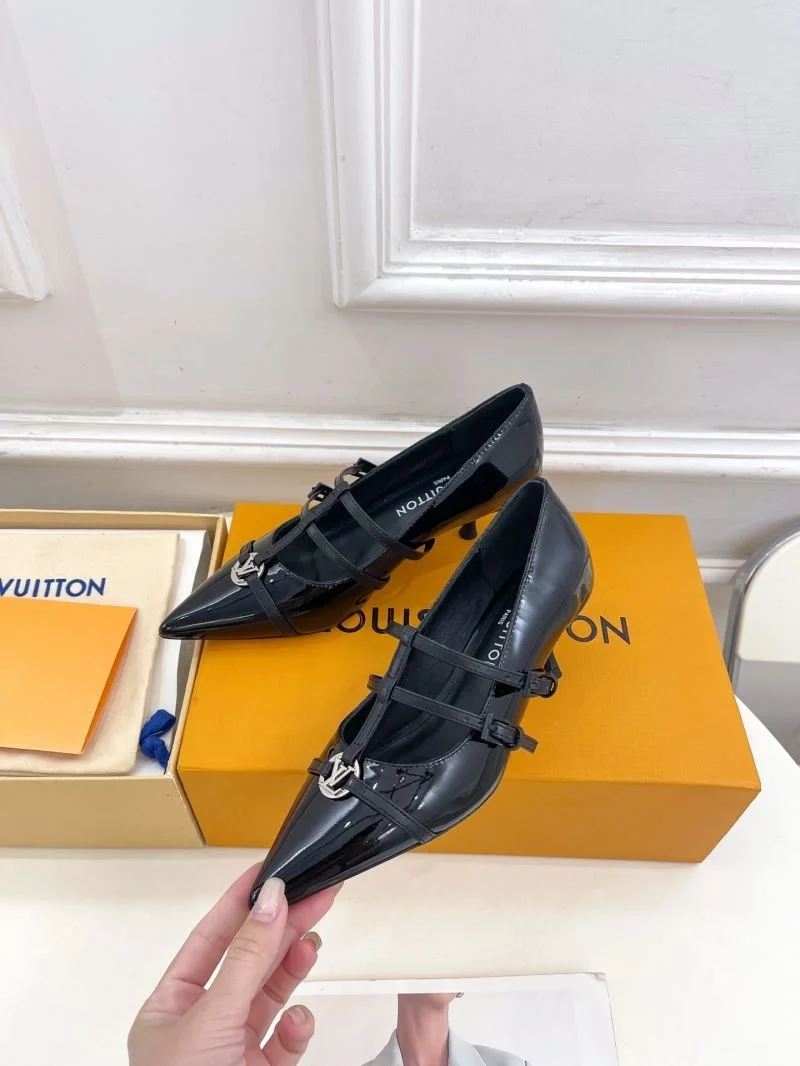 Low-cost Louis Vuitton Flat Shoes