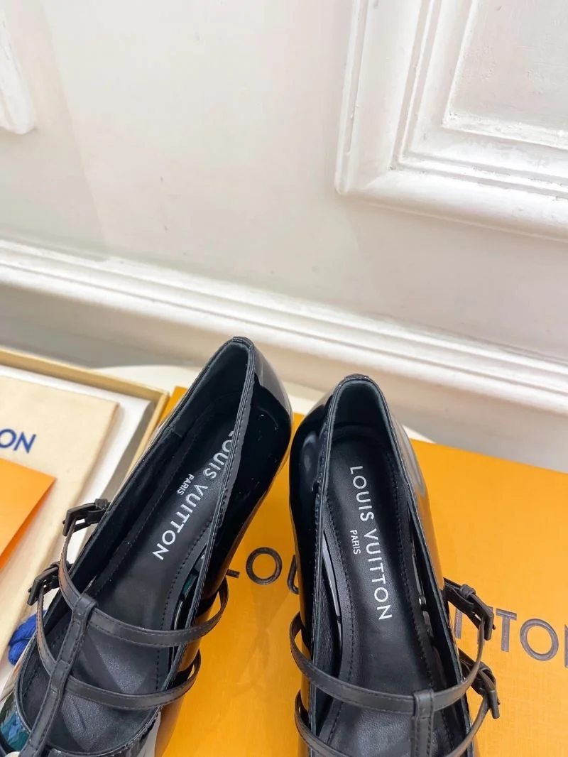 Low-cost Louis Vuitton Flat Shoes