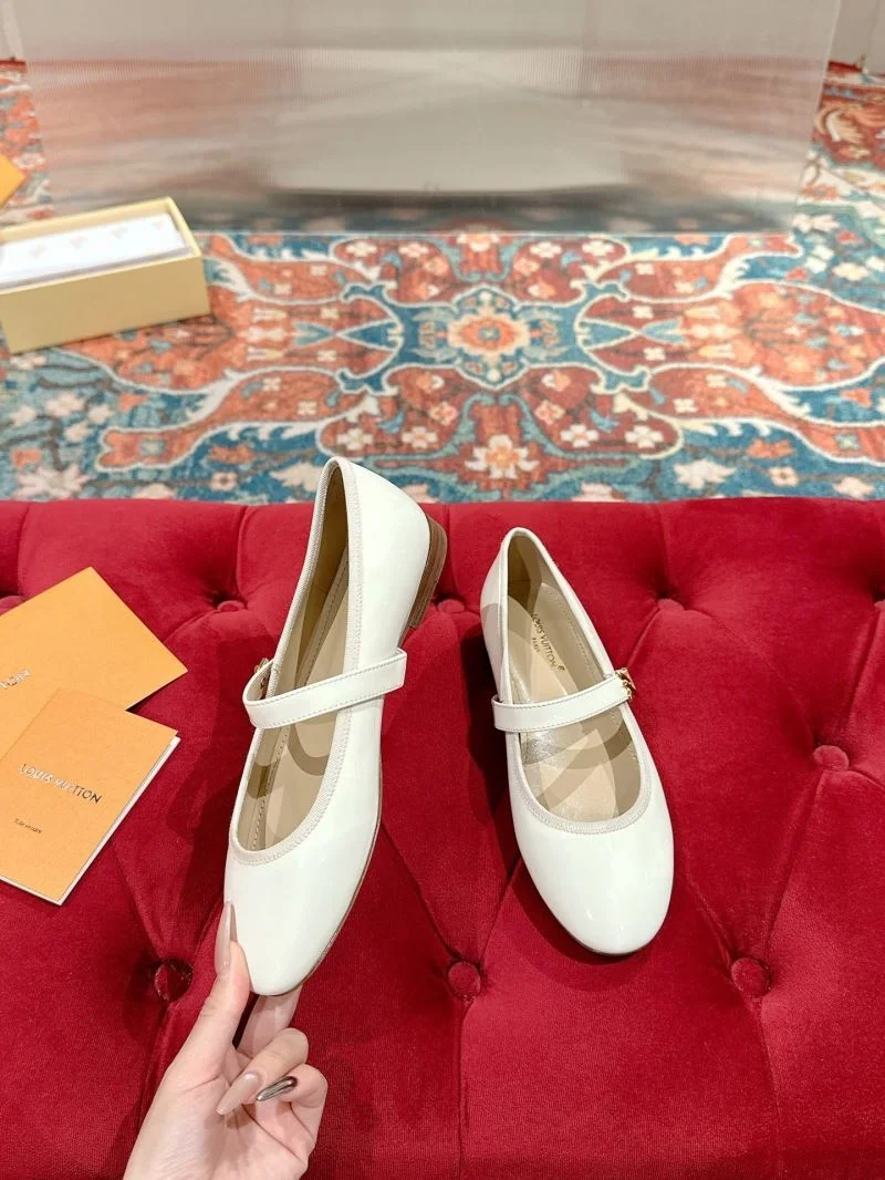 Low-cost Louis Vuitton Flat Shoes