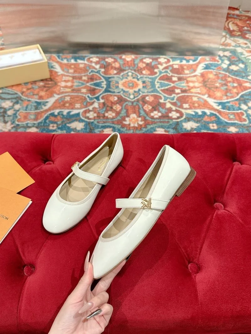 Low-cost Louis Vuitton Flat Shoes