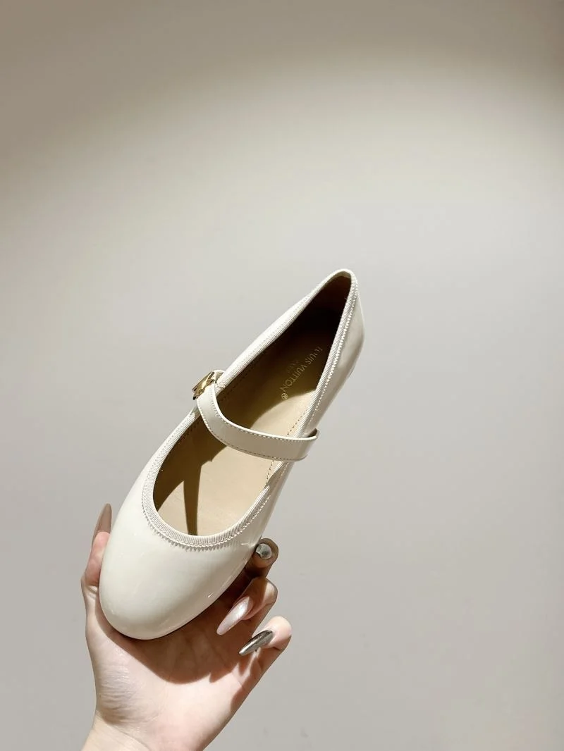 Low-cost Louis Vuitton Flat Shoes