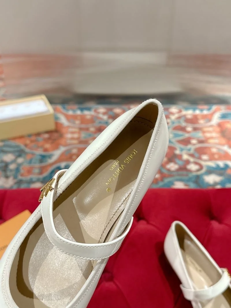 Low-cost Louis Vuitton Flat Shoes