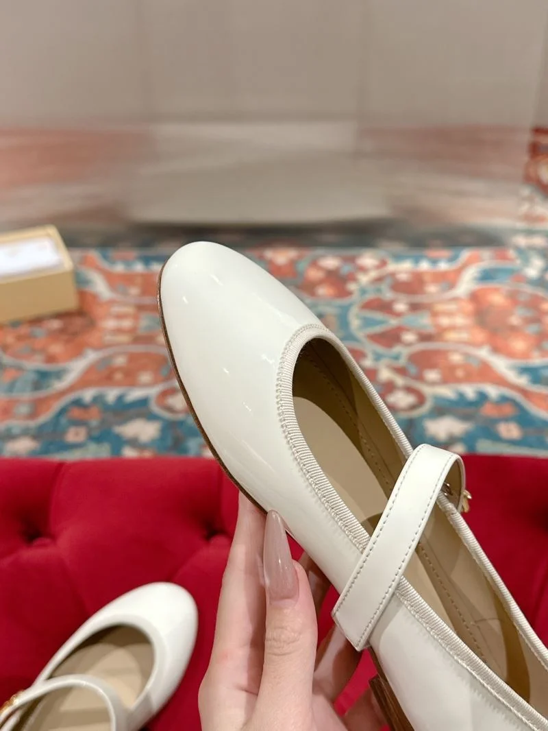 Low-cost Louis Vuitton Flat Shoes