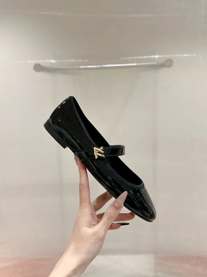 Low-cost Louis Vuitton Flat Shoes