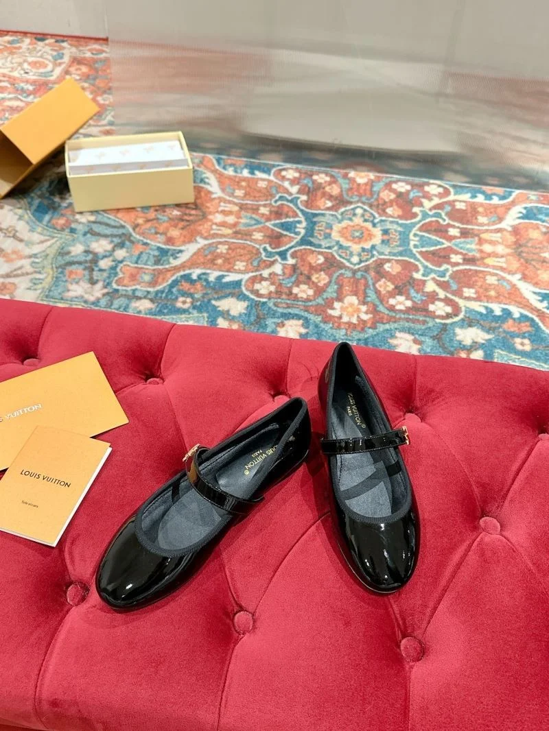Low-cost Louis Vuitton Flat Shoes