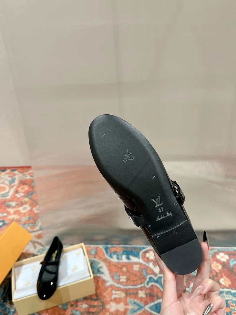 Low-cost Louis Vuitton Flat Shoes