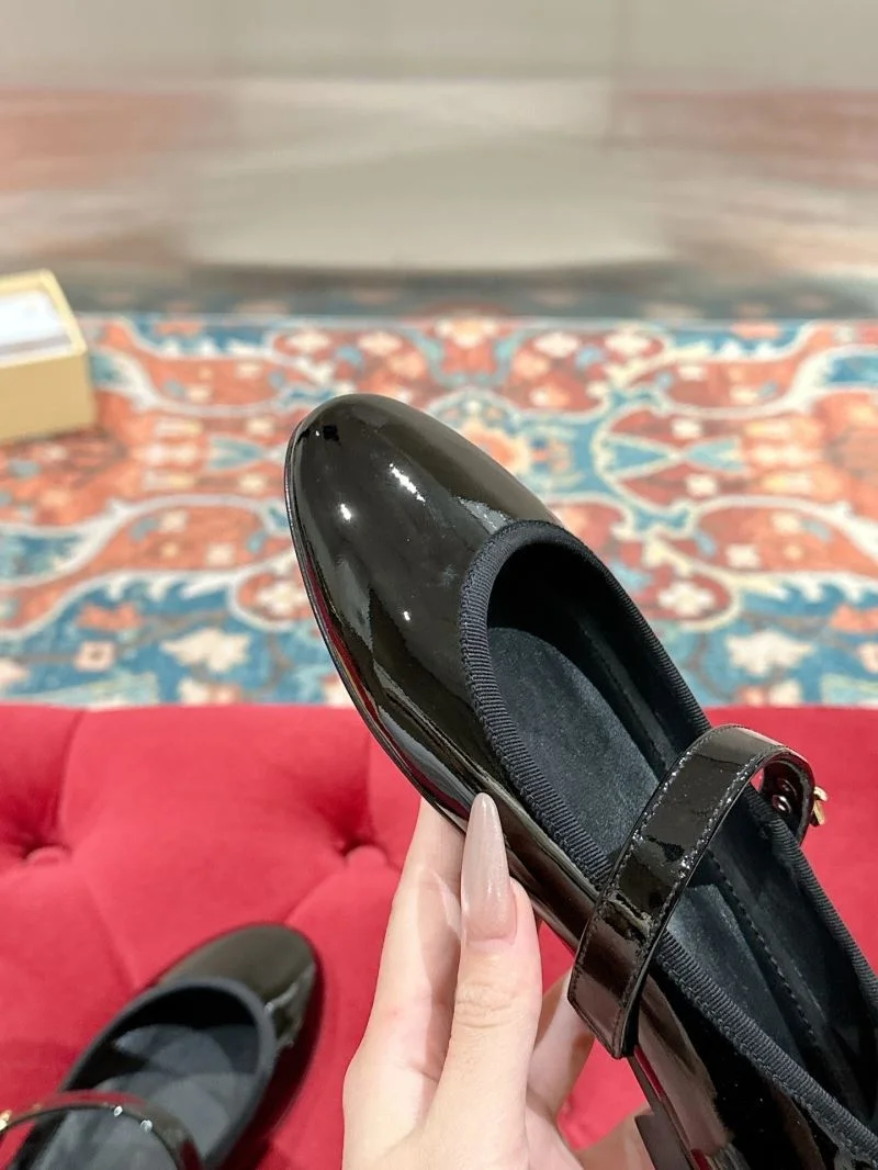 Low-cost Louis Vuitton Flat Shoes