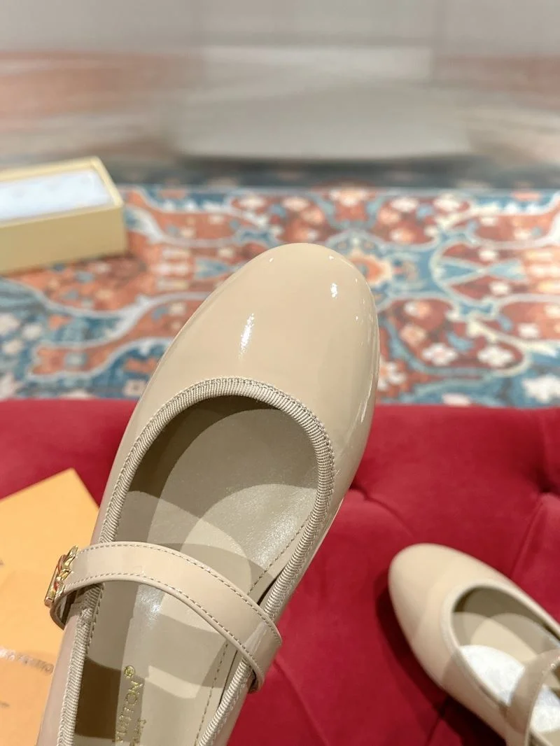 Louis Vuitton Flat Shoes