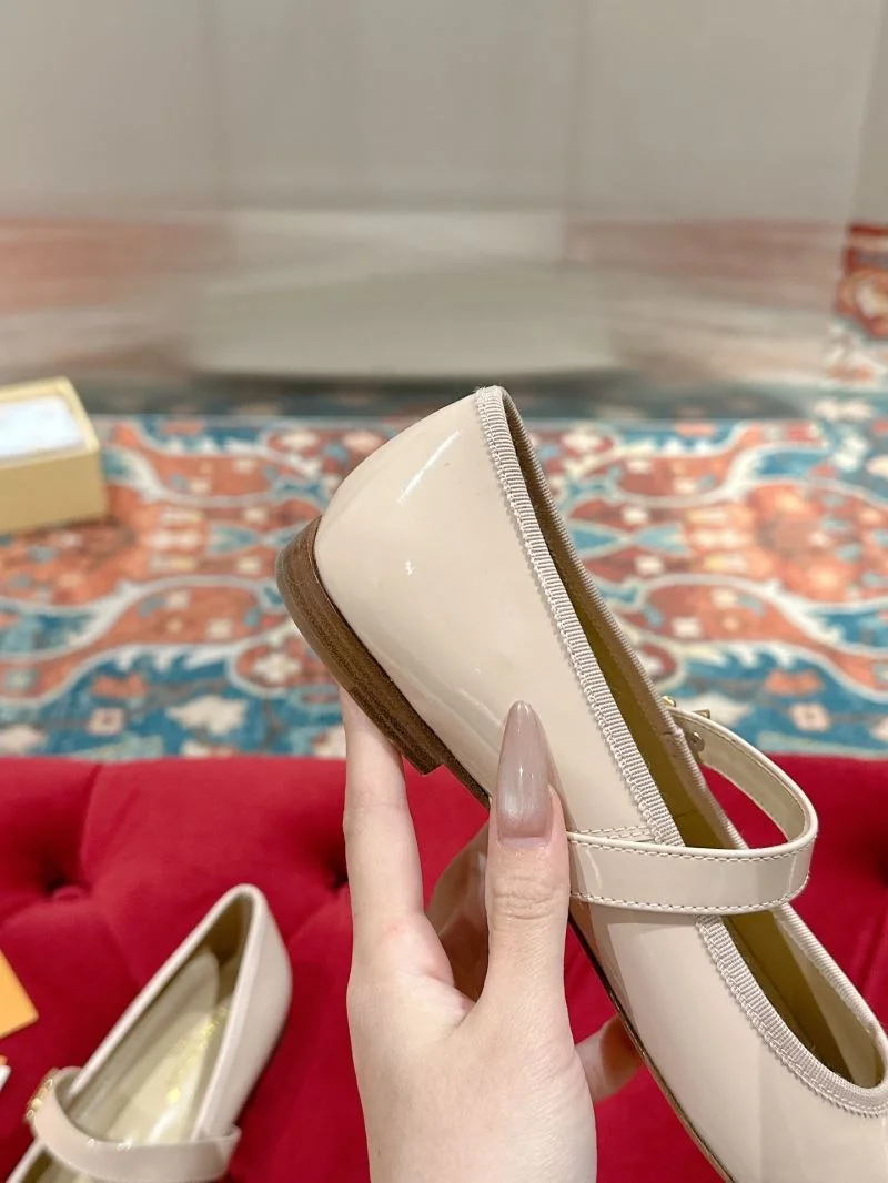 Precise copy Louis Vuitton Flat Shoes