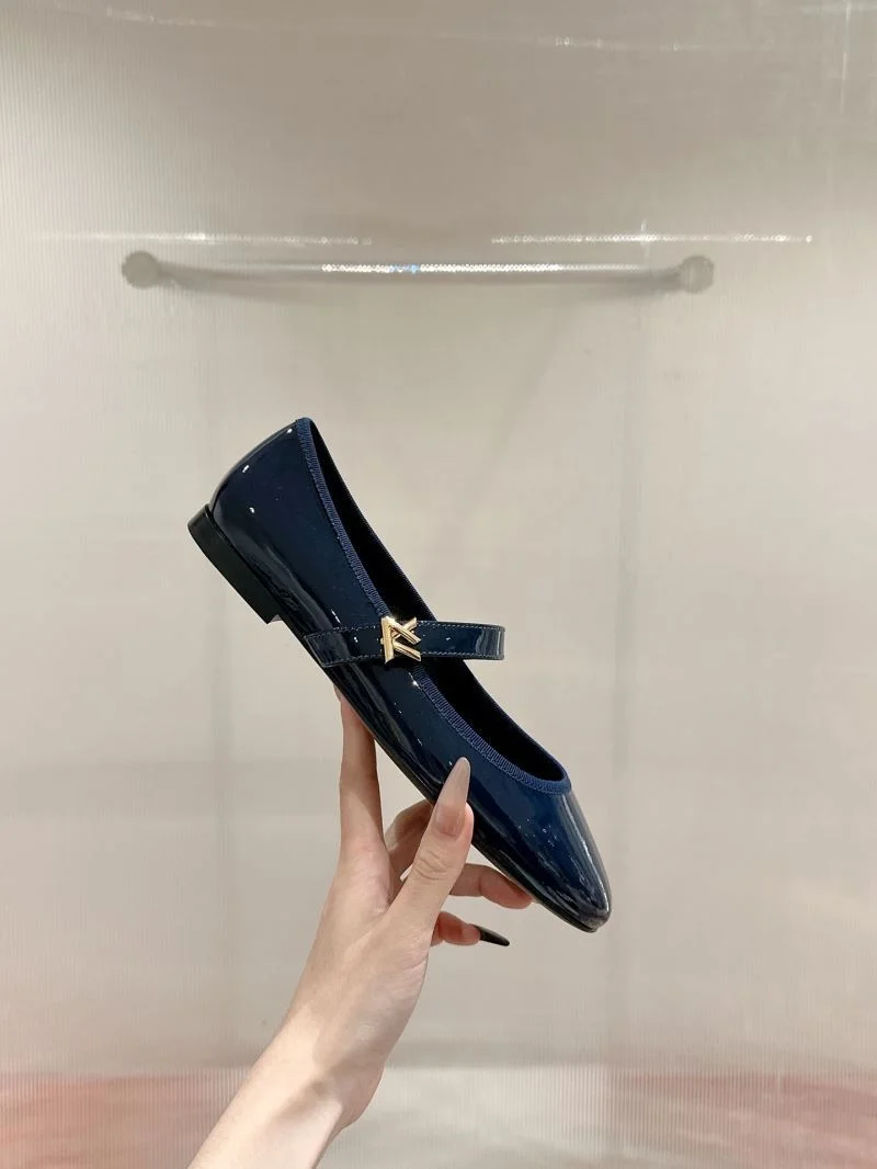 Top mirror Louis Vuitton Flat Shoes