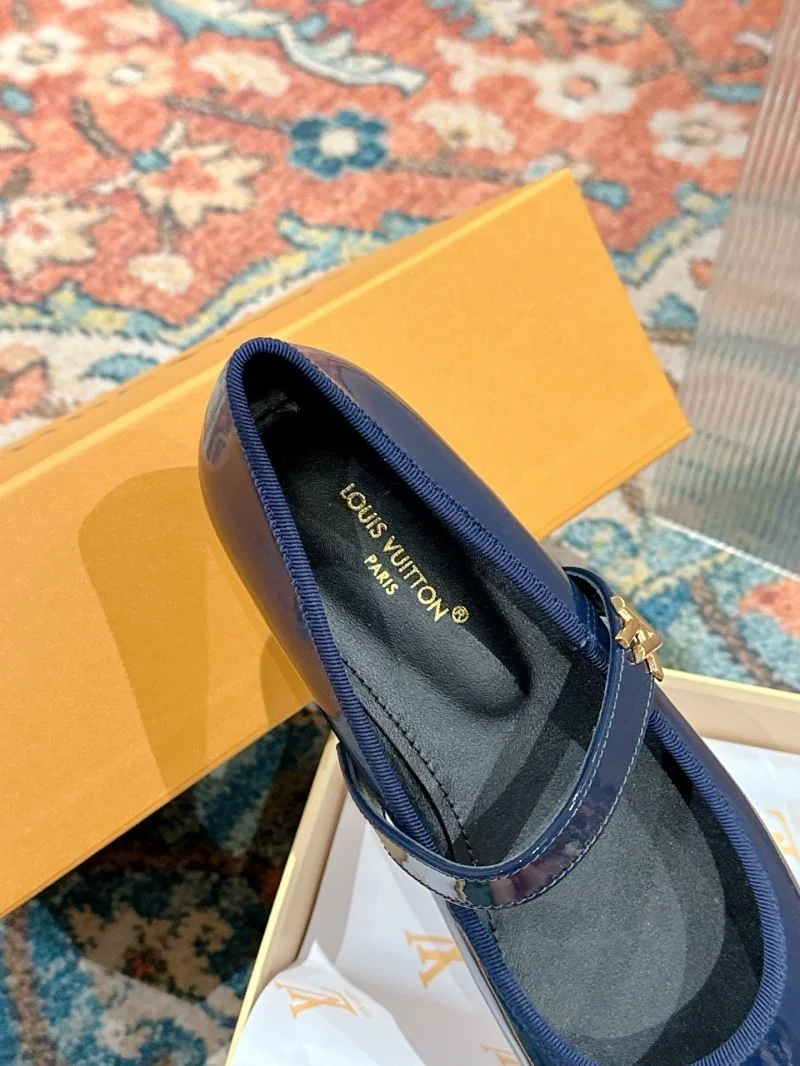 Top mirror Louis Vuitton Flat Shoes