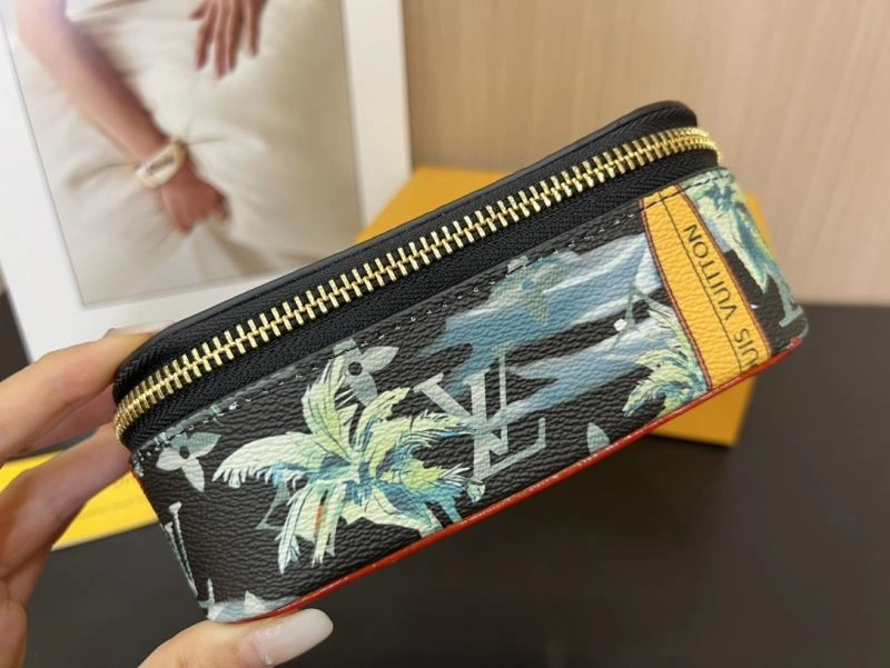 Low-cost Louis Vuitton Glass Boxes