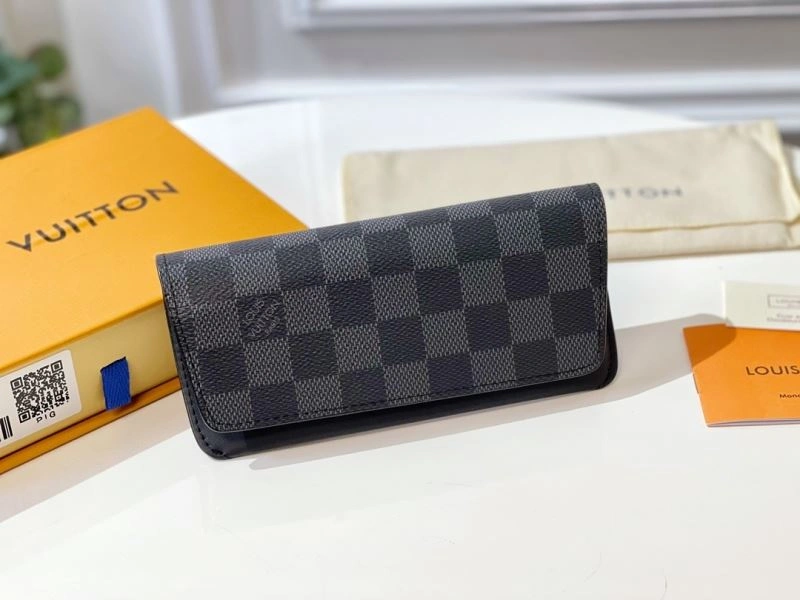 Brand-authenticated Louis Vuitton Glass Boxes