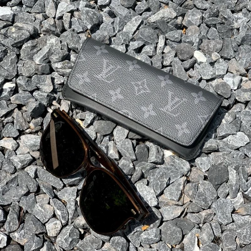 Brand-authenticated Louis Vuitton Glass Boxes