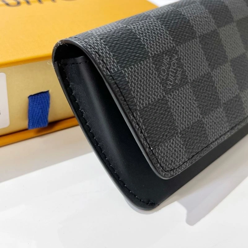 Brand-authenticated Louis Vuitton Glass Boxes