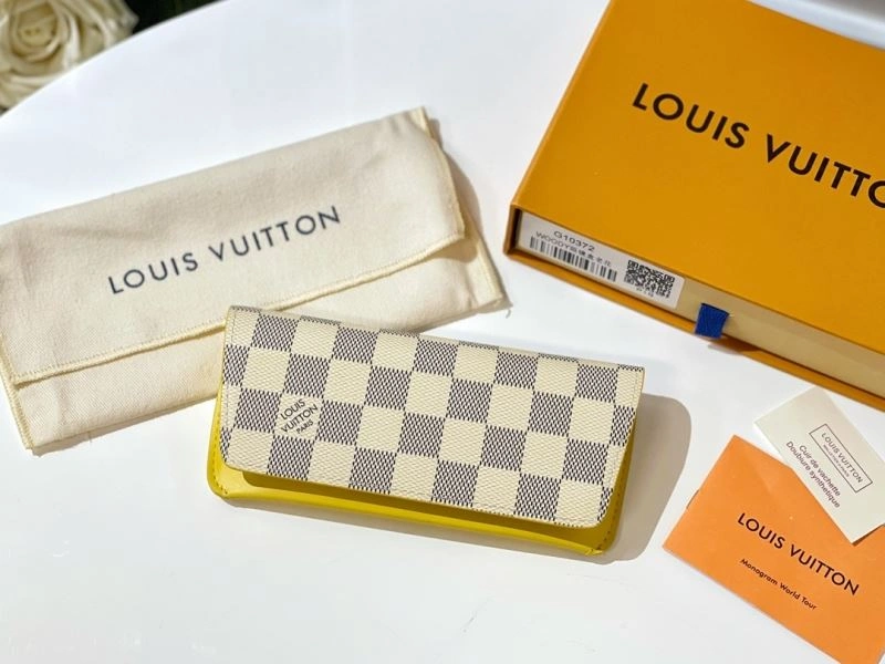 Official Louis Vuitton Glass Boxes