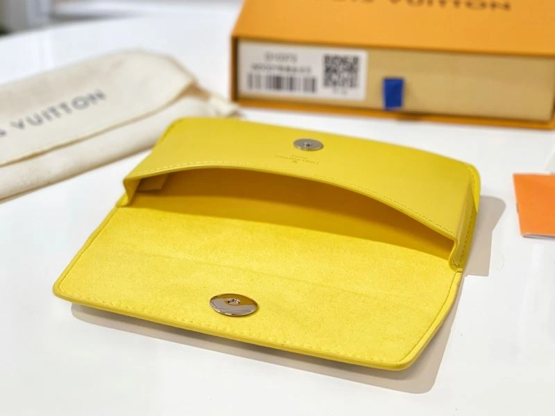 Official Louis Vuitton Glass Boxes
